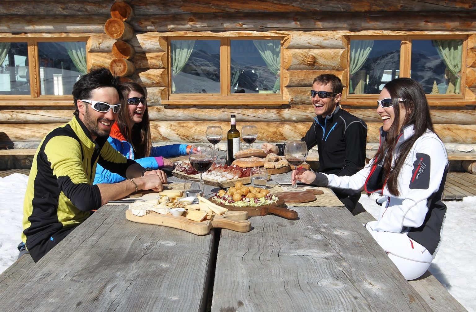 Everything you need to know about skiing in Bormio - ActivityBreaks